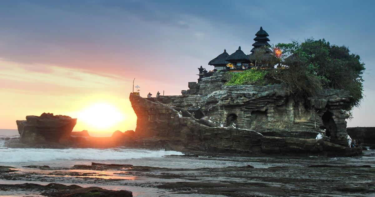 Tanah Lot Temple Guide: Things Need To Know Before Visiting